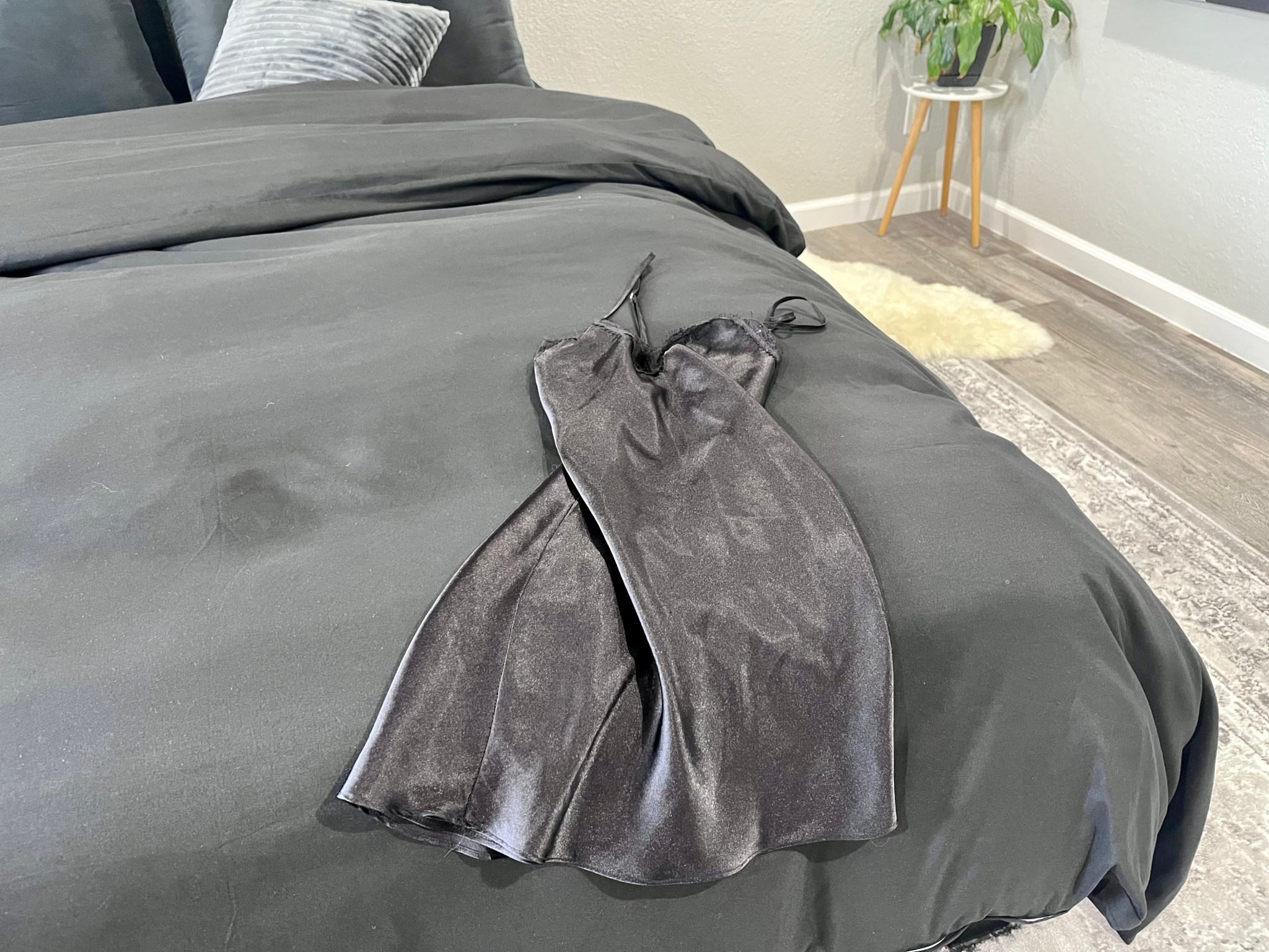 The Luxury of Silk Pajamas – The Ellevated Edit